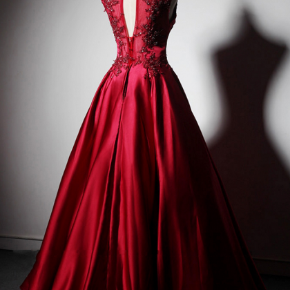 Red Lace Wearing The High Neck Of Party A's Evening Standard, The ...