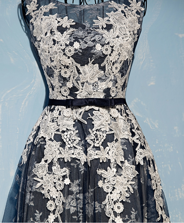 The Evening Dress Of The Rent Party Was To Sell A Dress For A Formal ...