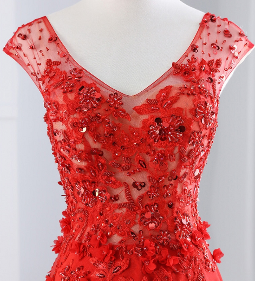 The Red Ribbon's Mother Wore A Bridal Gown And Gown For The Groom's ...