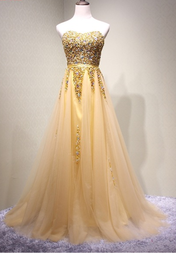 The Lively Luxury Crystal Ball Gown Of The Eighth Grade Is Wearing A ...